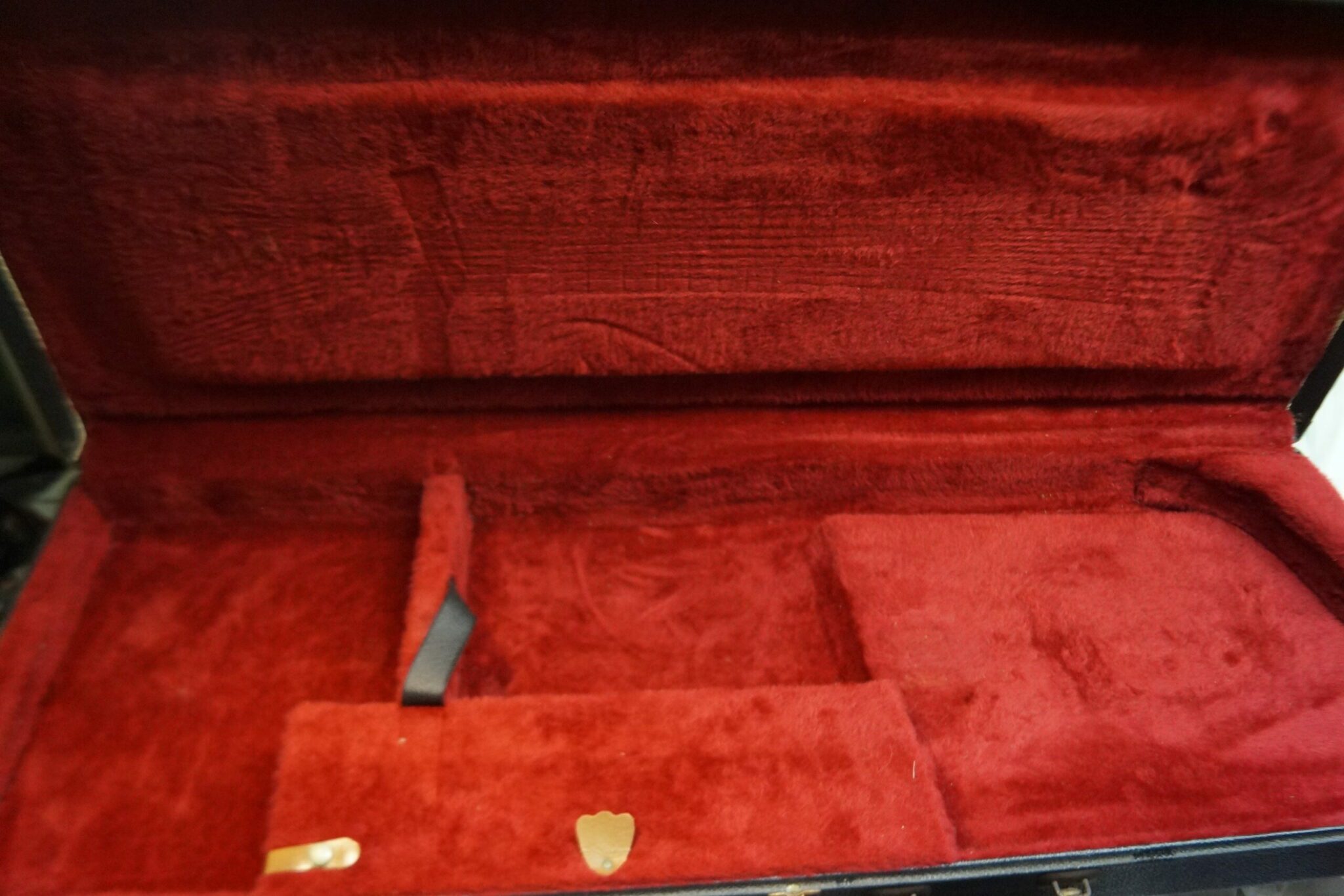 Vintage Gibson rectangular black tolex hardshell case for solidbody ...