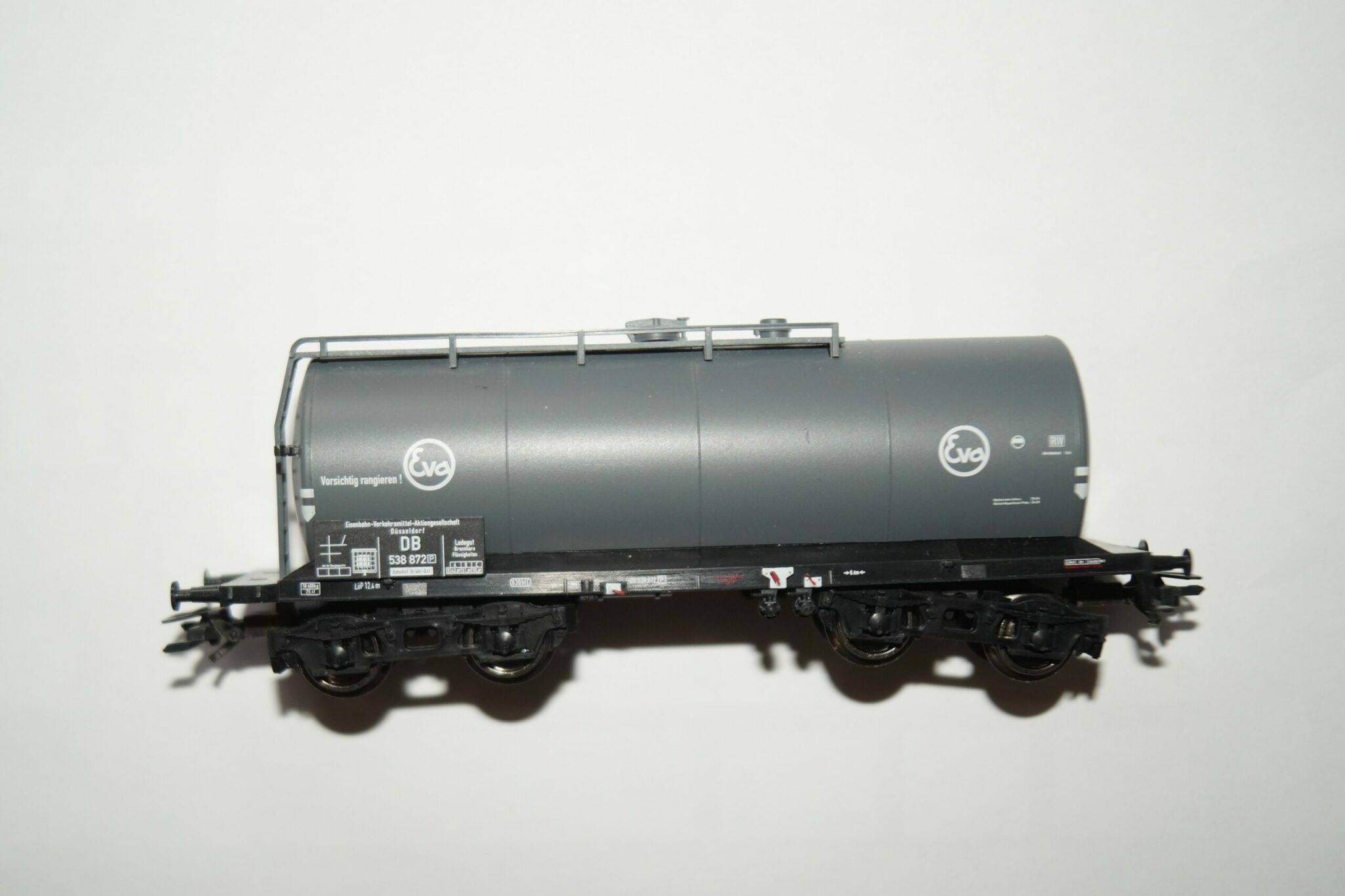 h0 Märklin 46539 Kesselwagen Eva, top/DC-Achsen – gearontologist