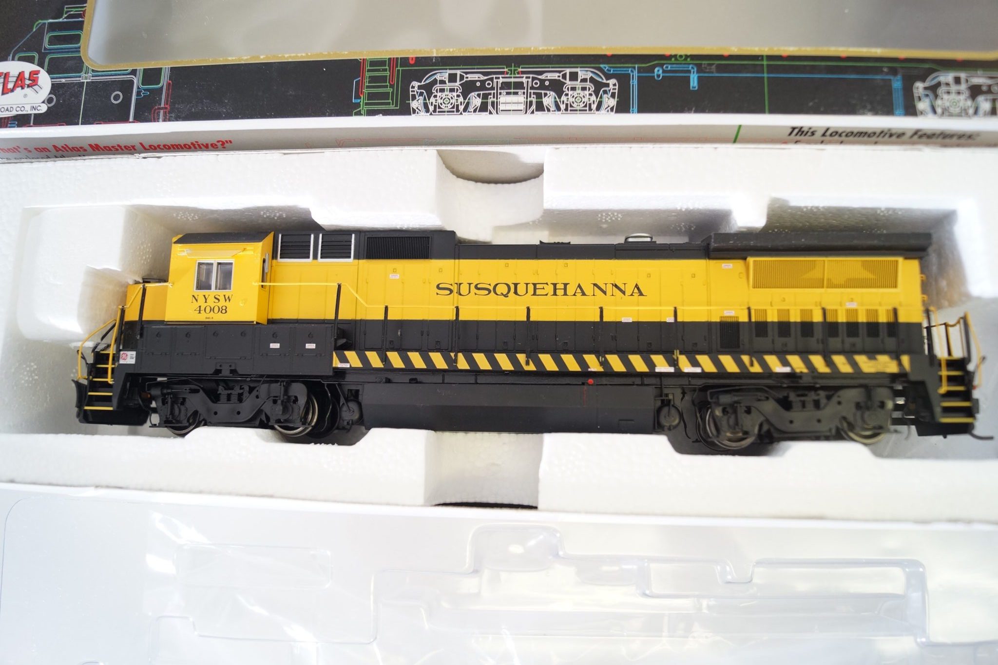 h0: Atlas Master 9014 US-Diesellok Dash 8-40B Susquehanna #4008, neuw./ovp/DCC - gearontologist