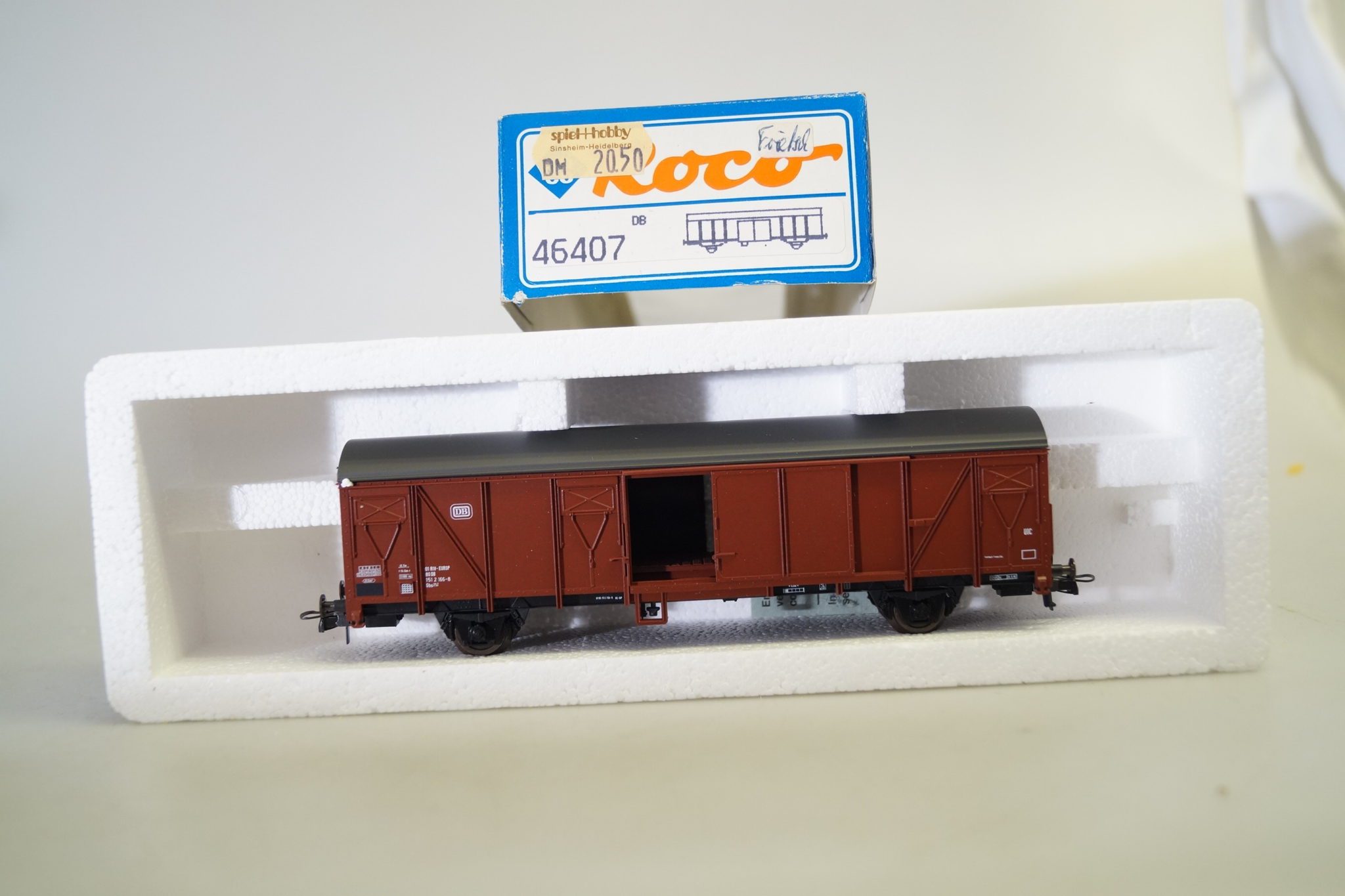 H0 ROCO: 46407 GEDECKTER GÜTERWAGEN 'Gbs157', TOP, OVP - gearontologist