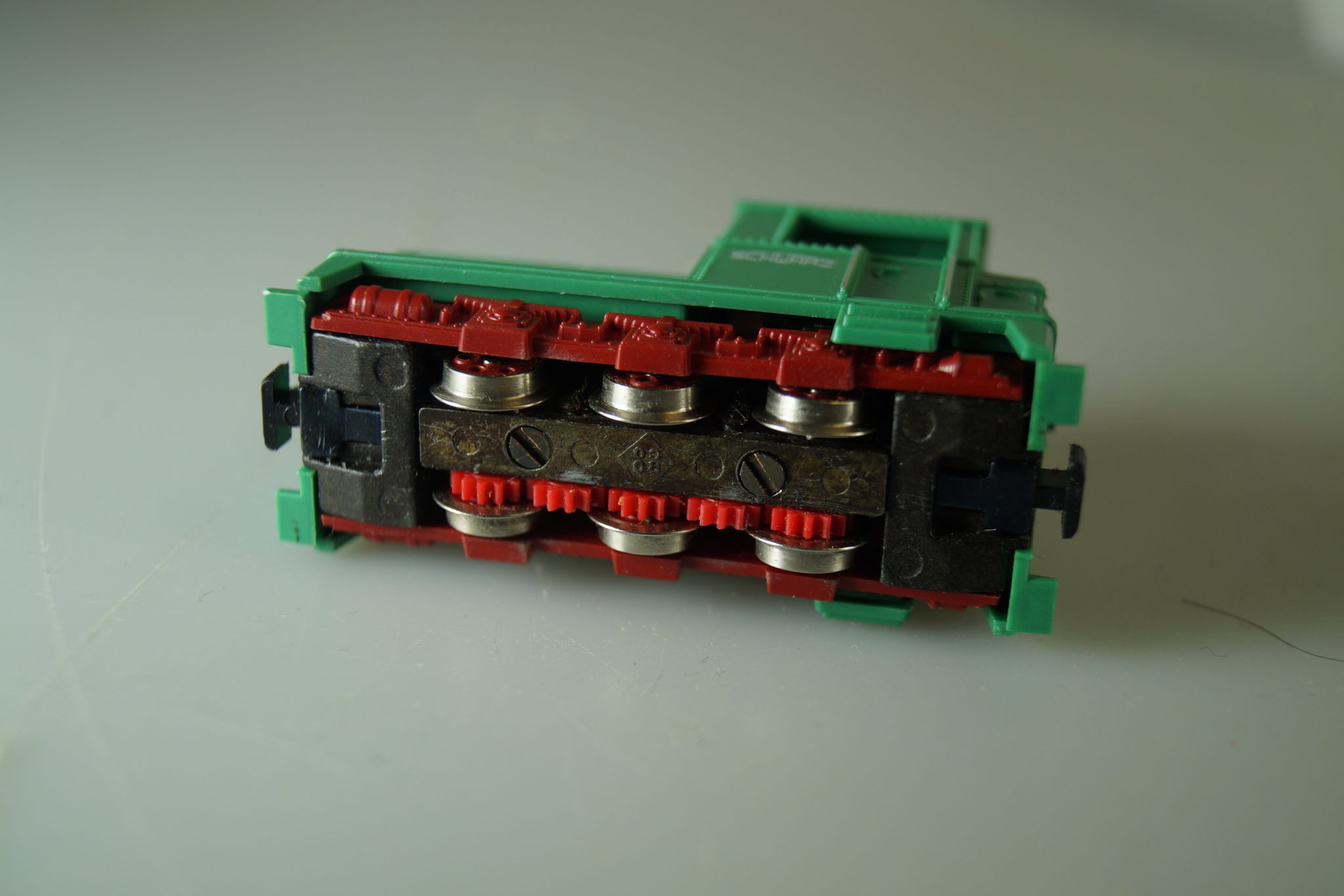 H0e Roco: 33205 Feldbahnlok Schwarz-Bau (gesupert) – TOP - gearontologist