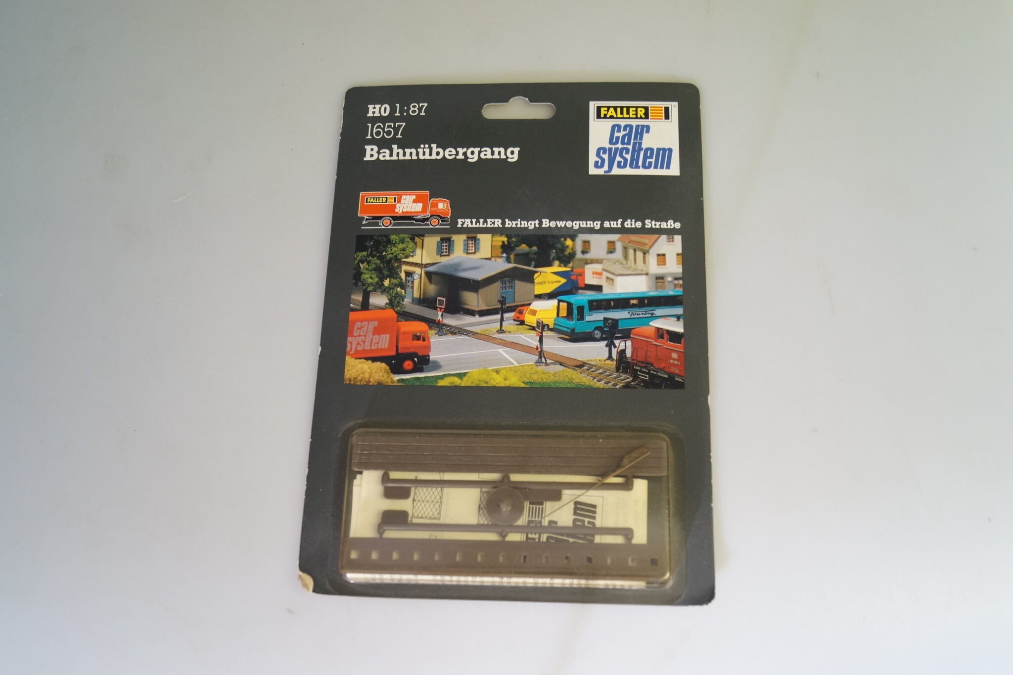 H0: car System Faller 1657 Bahnübergang, neu - gearontologist