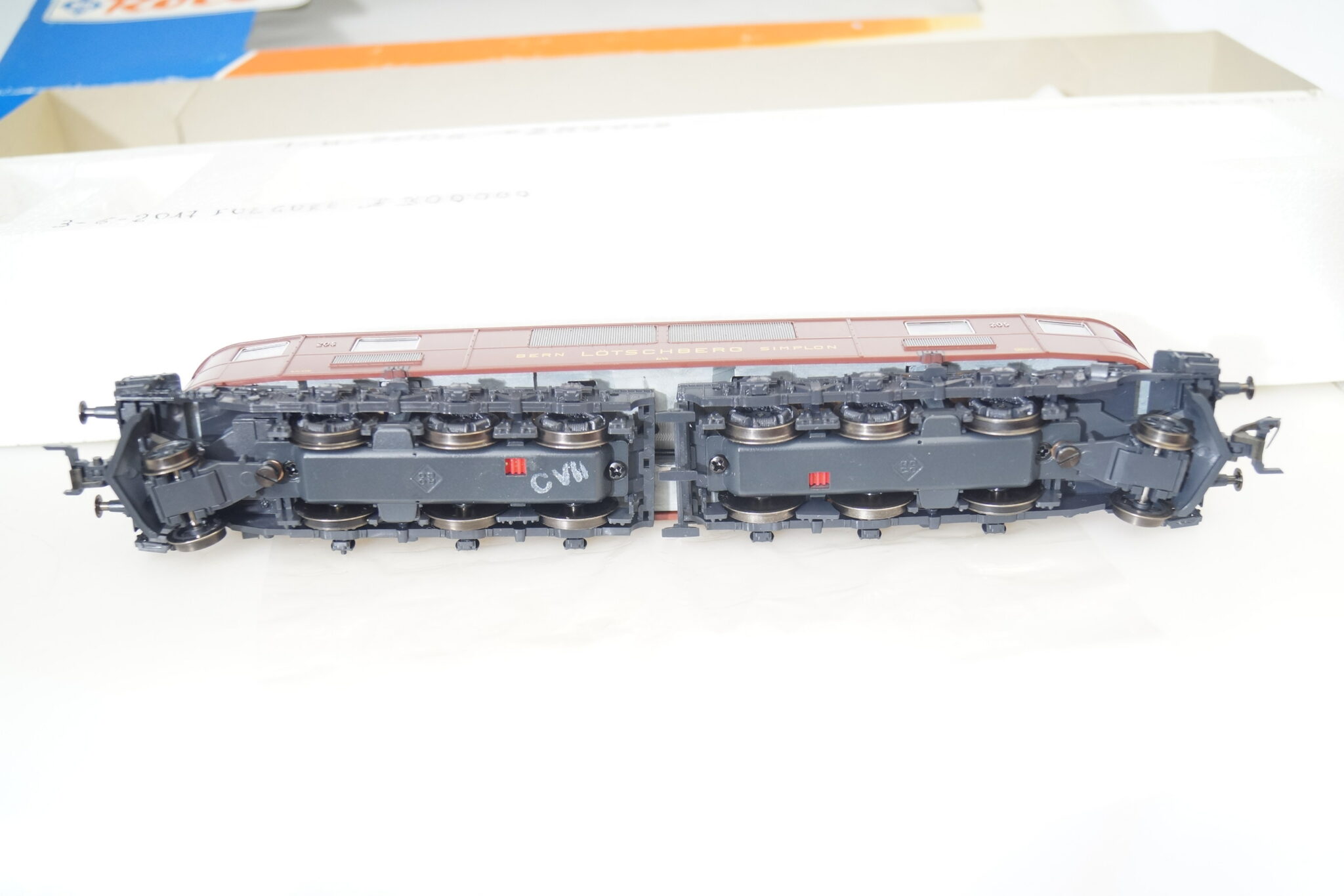 H0 ROCO: 43710 Ae 6/8 'LÖTSCHBERGLOK' OVP, TOP - gearontologist