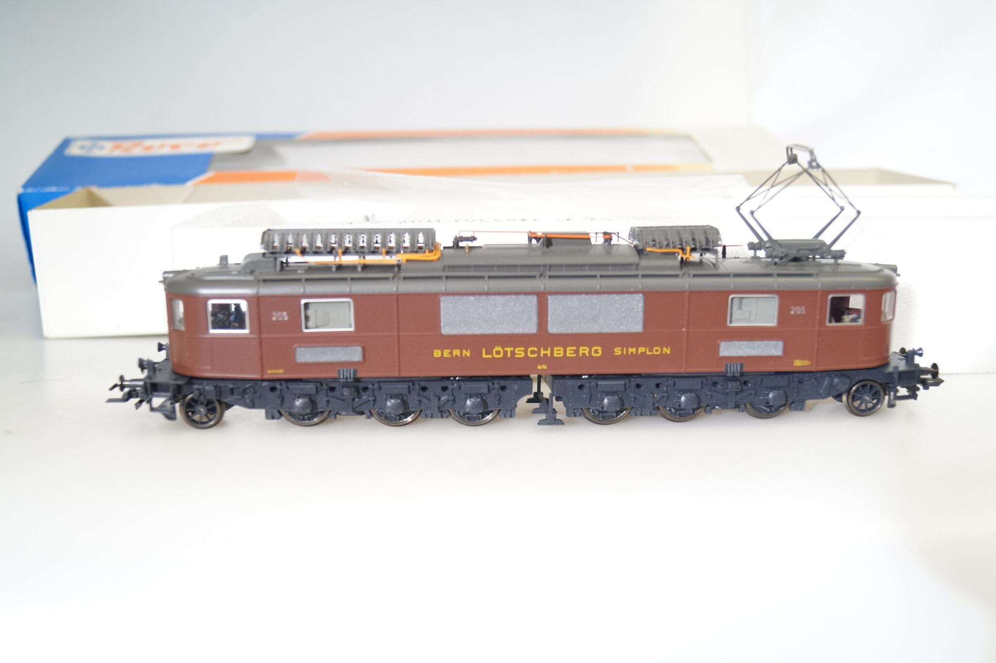 H0 ROCO: 43710 Ae 6/8 'LÖTSCHBERGLOK' OVP, TOP - gearontologist