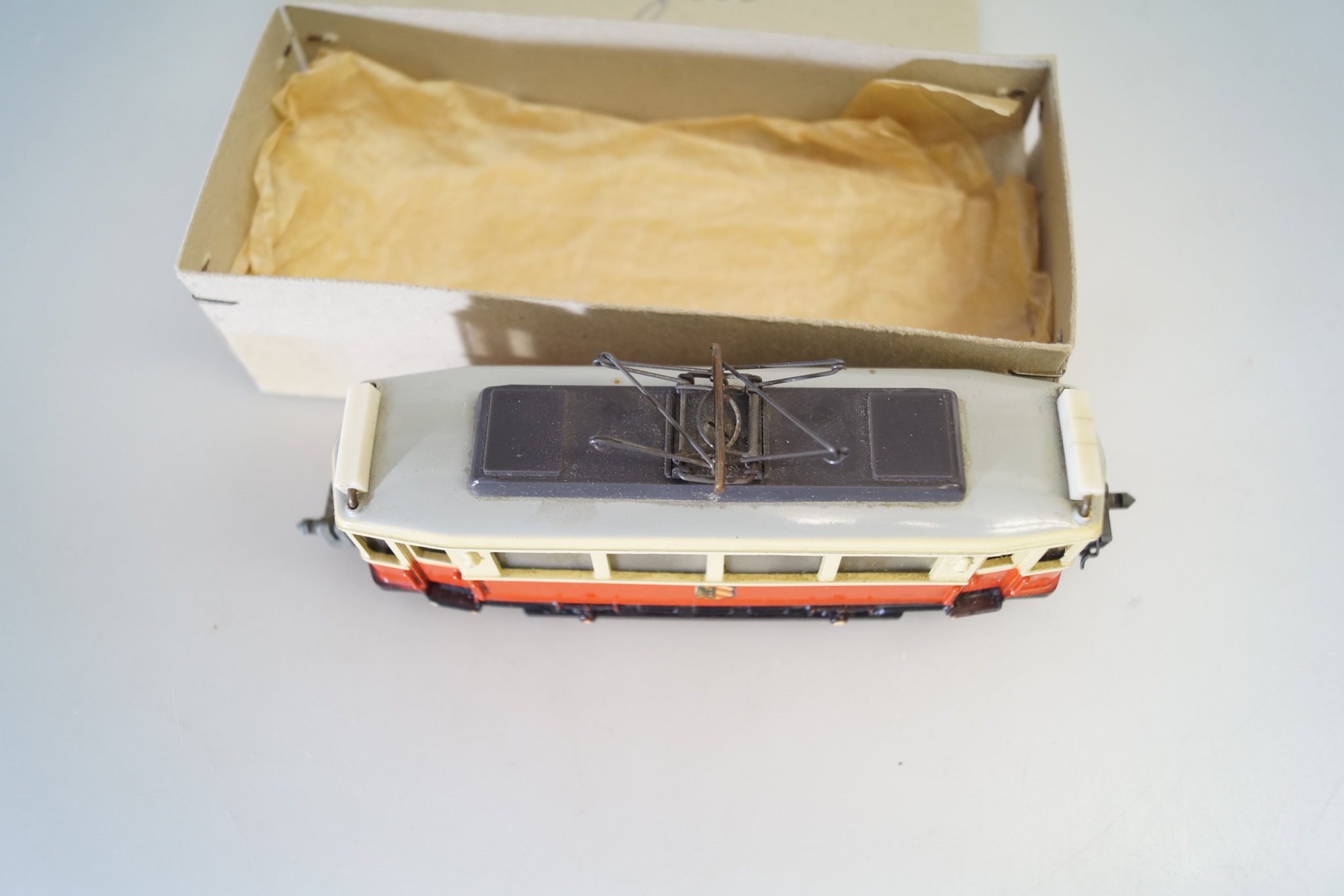 h0 Hamo Strassenbahn Triebwagen weiss-rot - gearontologist