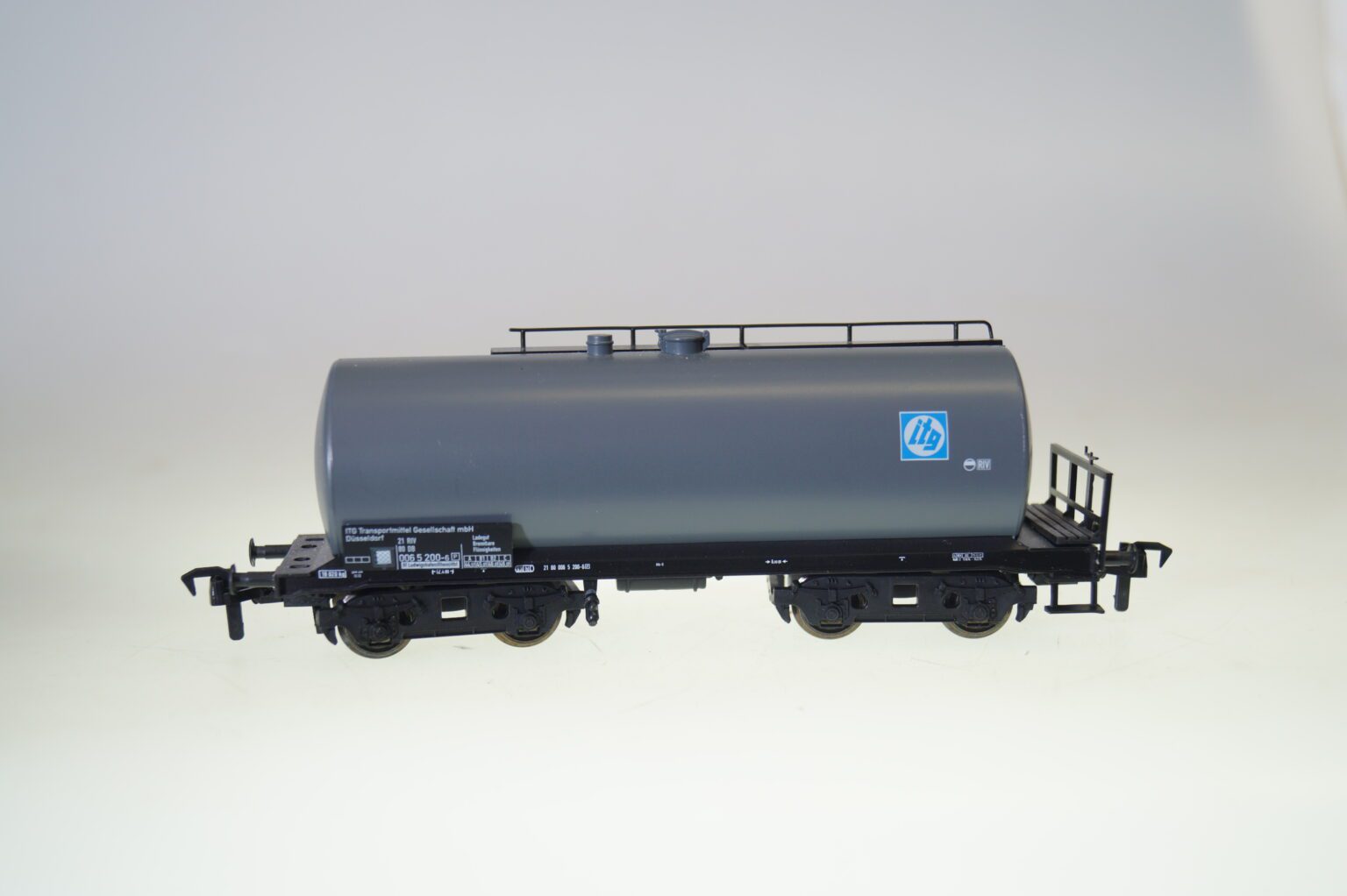 h0 Piko 54370 Kesselwagen ITG, top – gearontologist
