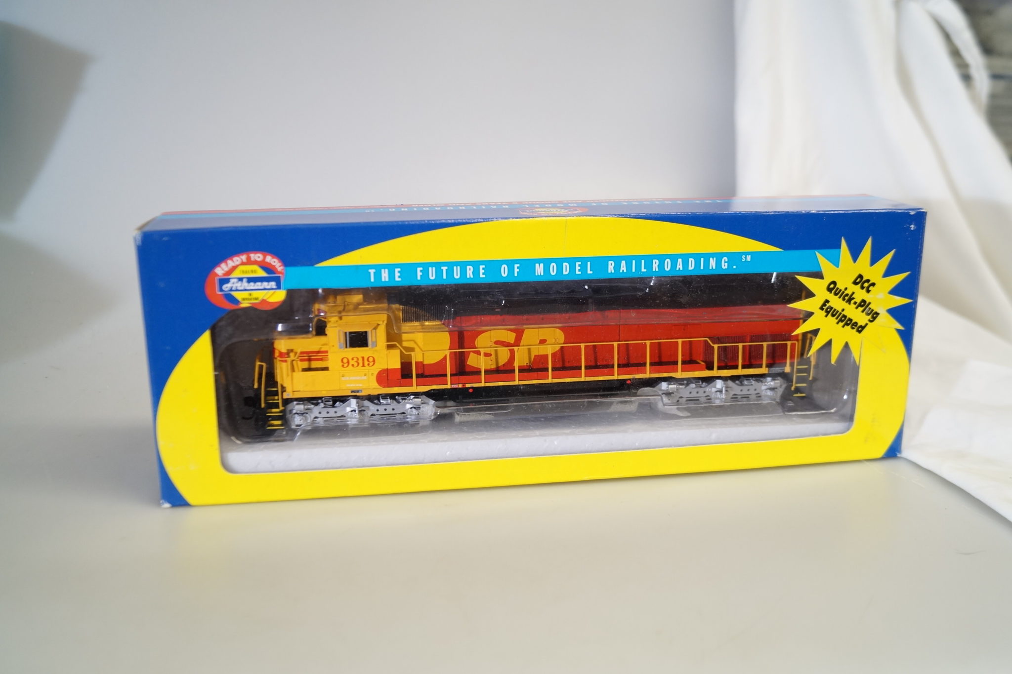 H0: Athearn 91612 US-Diesellok SD45T-2 SP Kodachrome #9319, neuw./ovp ...