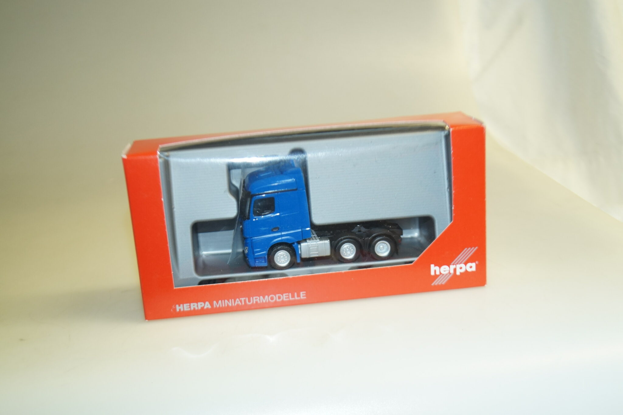 1:87 Herpa 305174 MB Actros Zm Streamspace blau, neuw./ovp - gearontologist