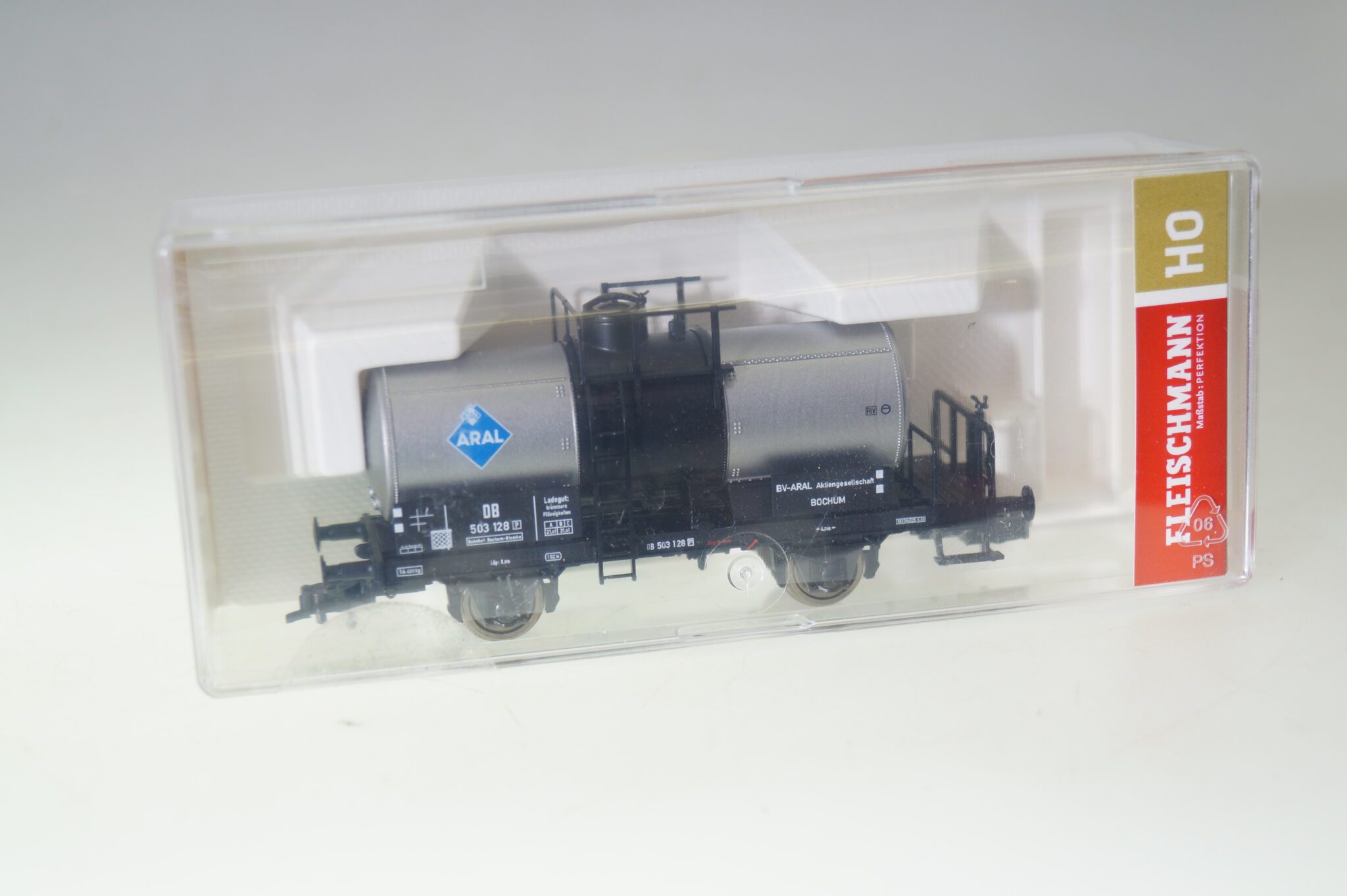 H0 Fleischmann 5426 06K Kesselwagen Aral, neuw./OVP - gearontologist H0 Fleischmann 5426 06K Kesselwagen Aral, neuw./OVP - gearontologist