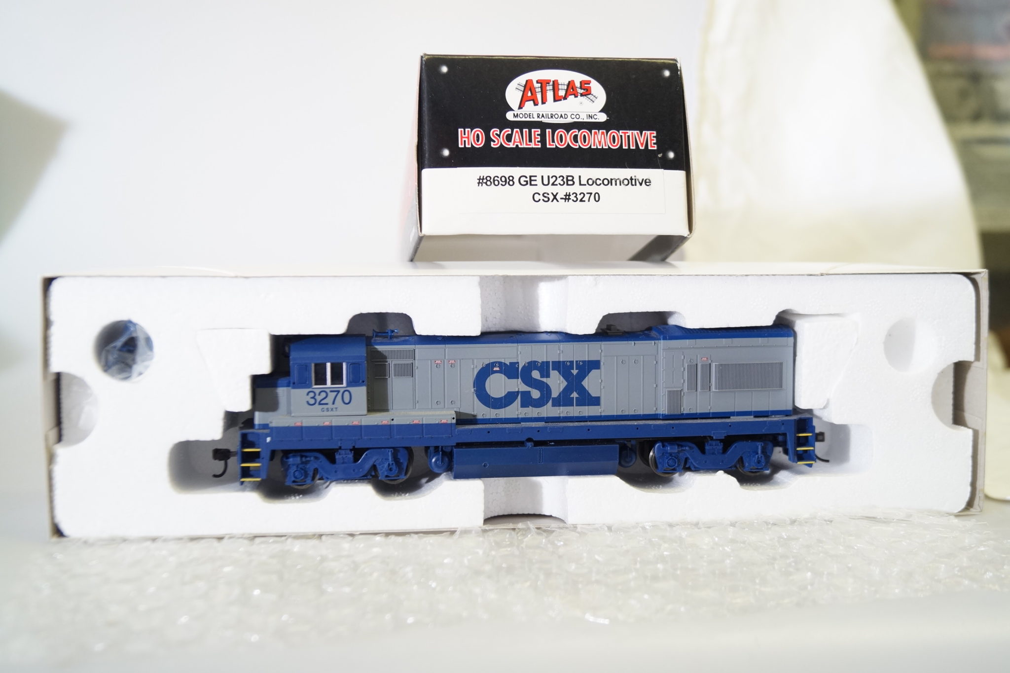 h0: Atlas 8698 US-Diesellok GE U23B CSX #3270, neuw./ovp - gearontologist