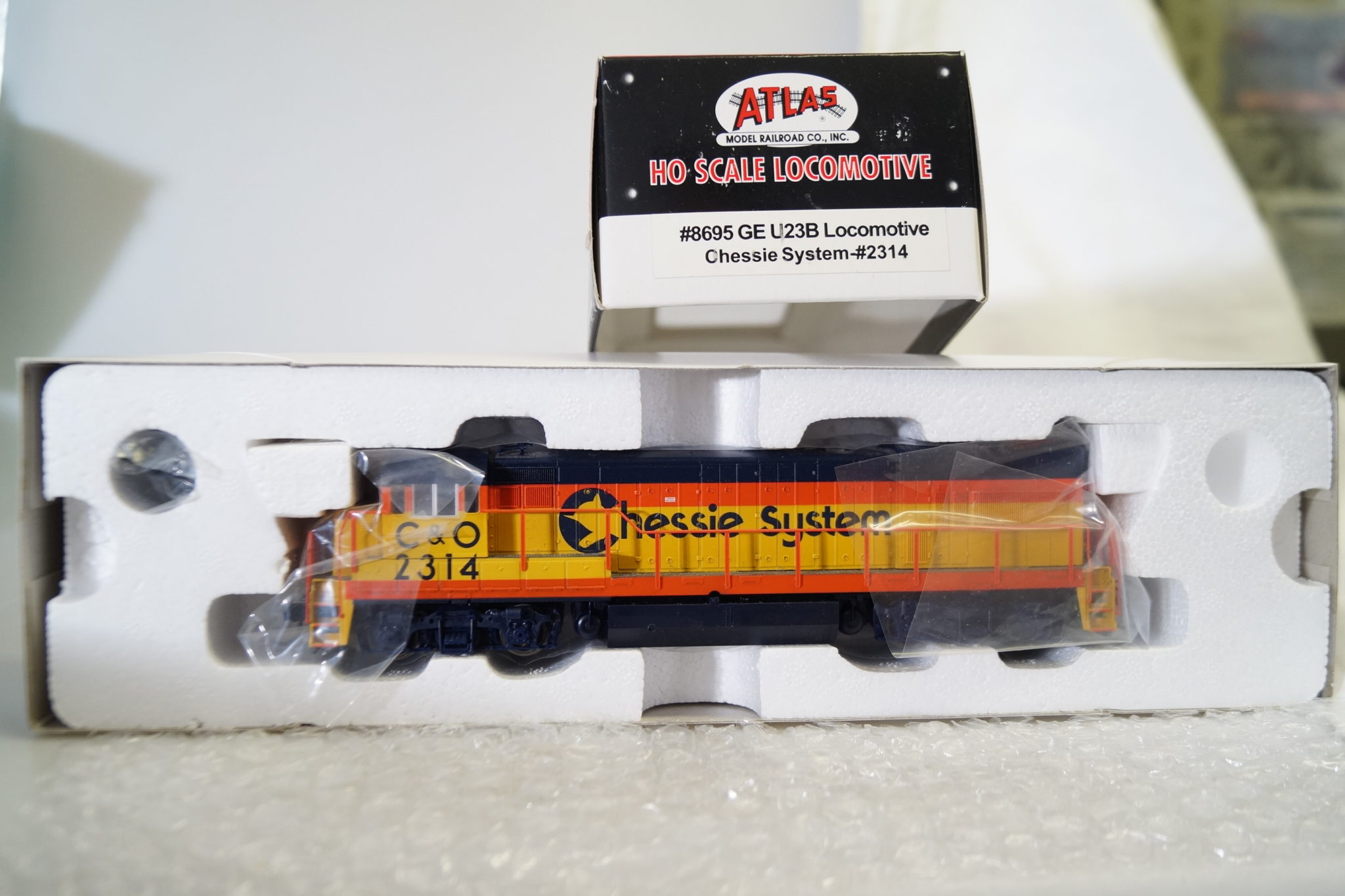 h0: Atlas 8695 US-Diesellok GE U23B Chessie System #2314, neuw./ovp ...