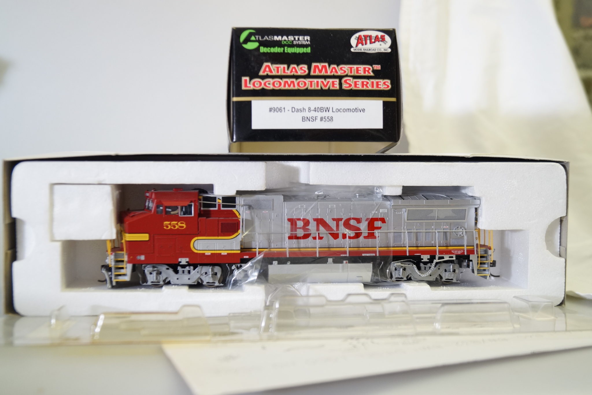 h0: Atlas Master 9061 US-Diesellok Dash 8-40BW BNSF #558, neuw./ovp/DCC - gearontologist