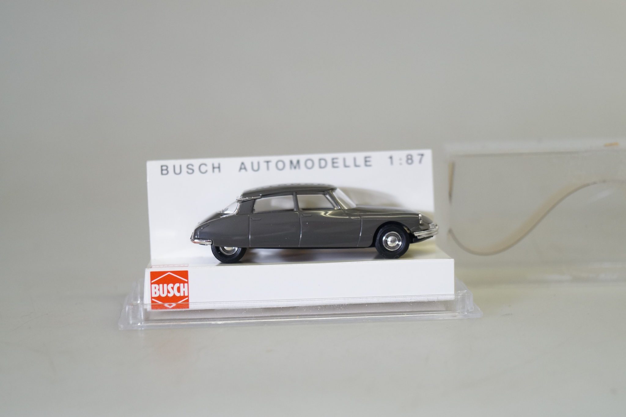 1:87 Busch 48001 Citroen DS 19 dkl.grau, neuw./ovp - gearontologist