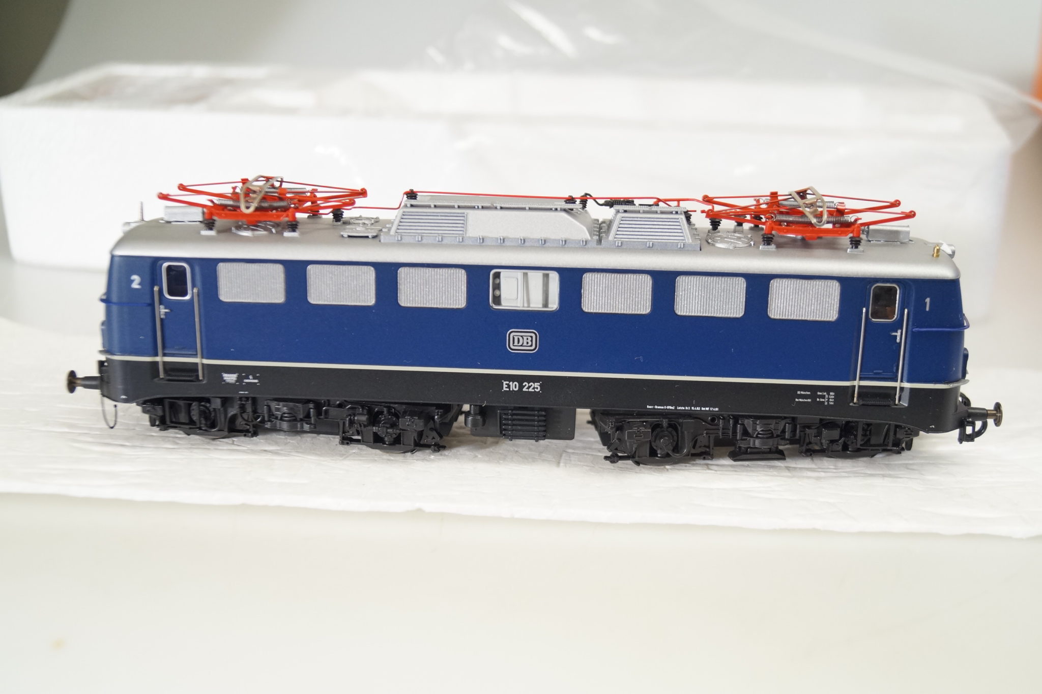 h0 Roco 43390 E-Lok E10 225 - neu - gearontologist