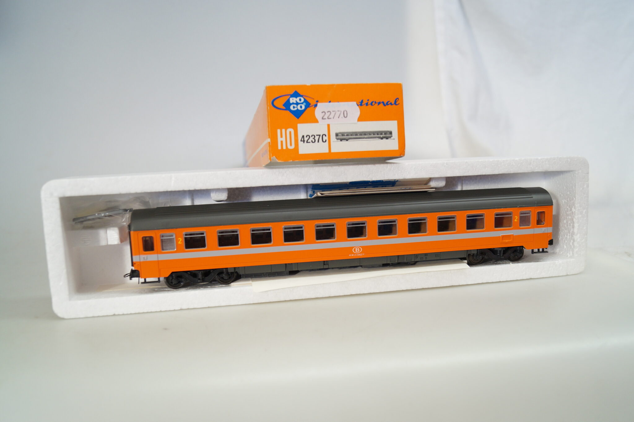 H0 Roco 4237C Eurofima-Personenwagen SNCB, neuw./ovp - gearontologist