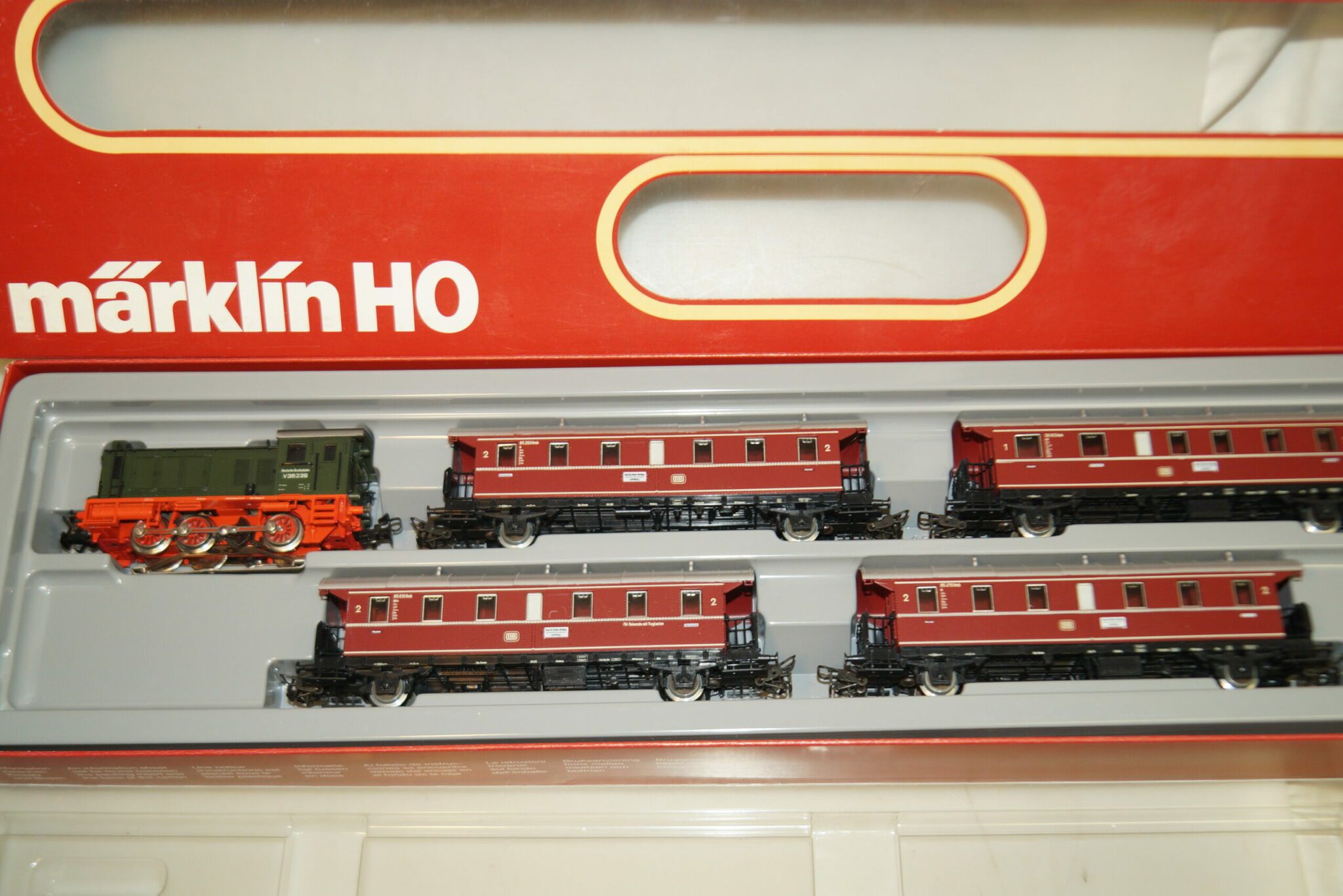 h0 Märklin 2858 Diesellok V36 mit roten Donnerbüchsen, neuw./ovp ...