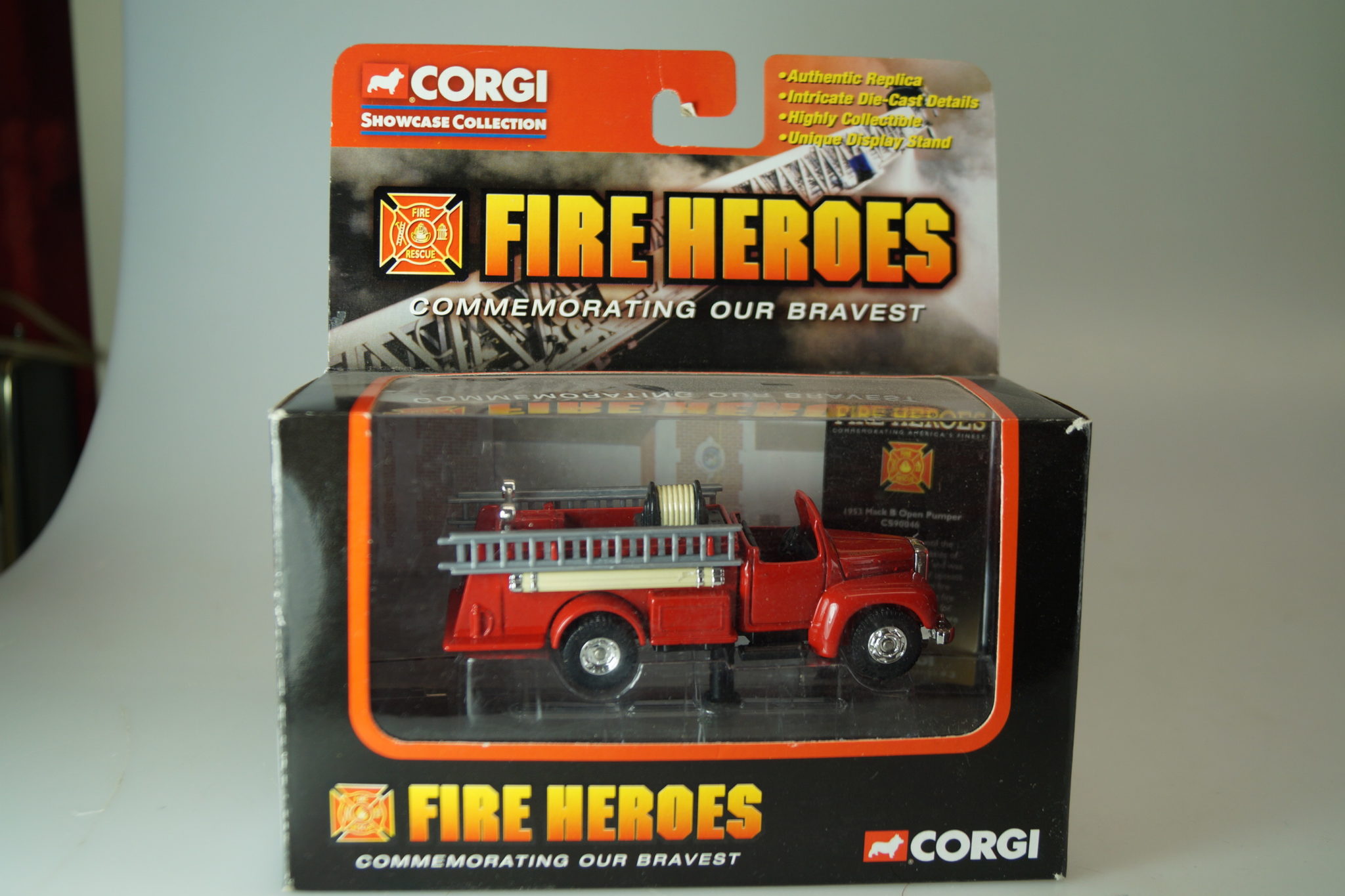 CS90046 Corgi Fire Heroes „Mack B Open Pumper“, neu – gearontologist