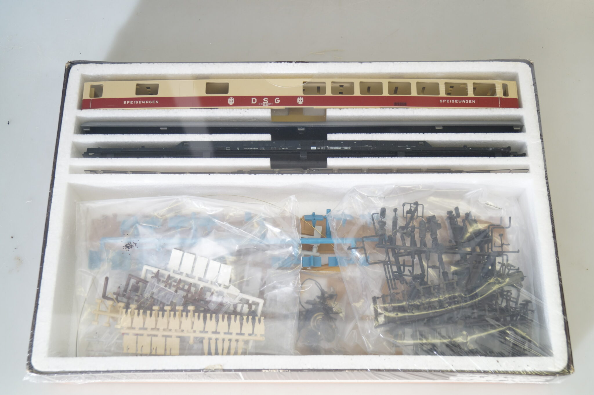 h0 ADE B 3155-1 Bausatz TEE Speisewagen WRümh 132 Rheingold, neu/ovp ...