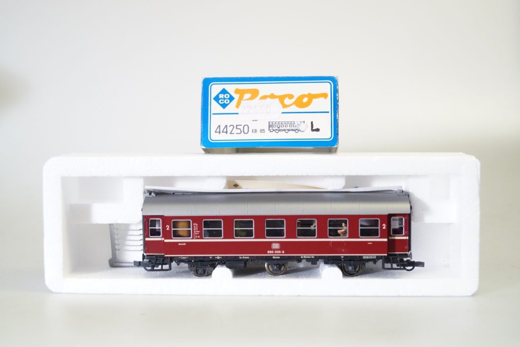 H0 ROCO 44250 Zwischenwagen 2.Kl. rot DB, TOP - gearontologist