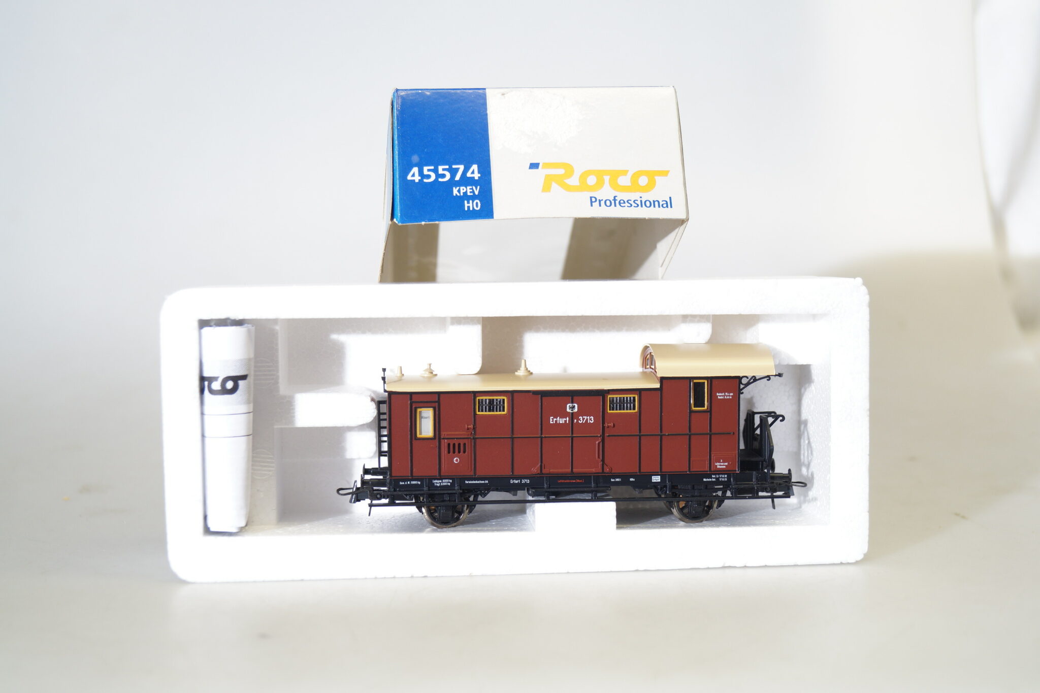 H0 Roco 45574 Gepäckwagen KPEV Erfurt, neuw./ovp - gearontologist