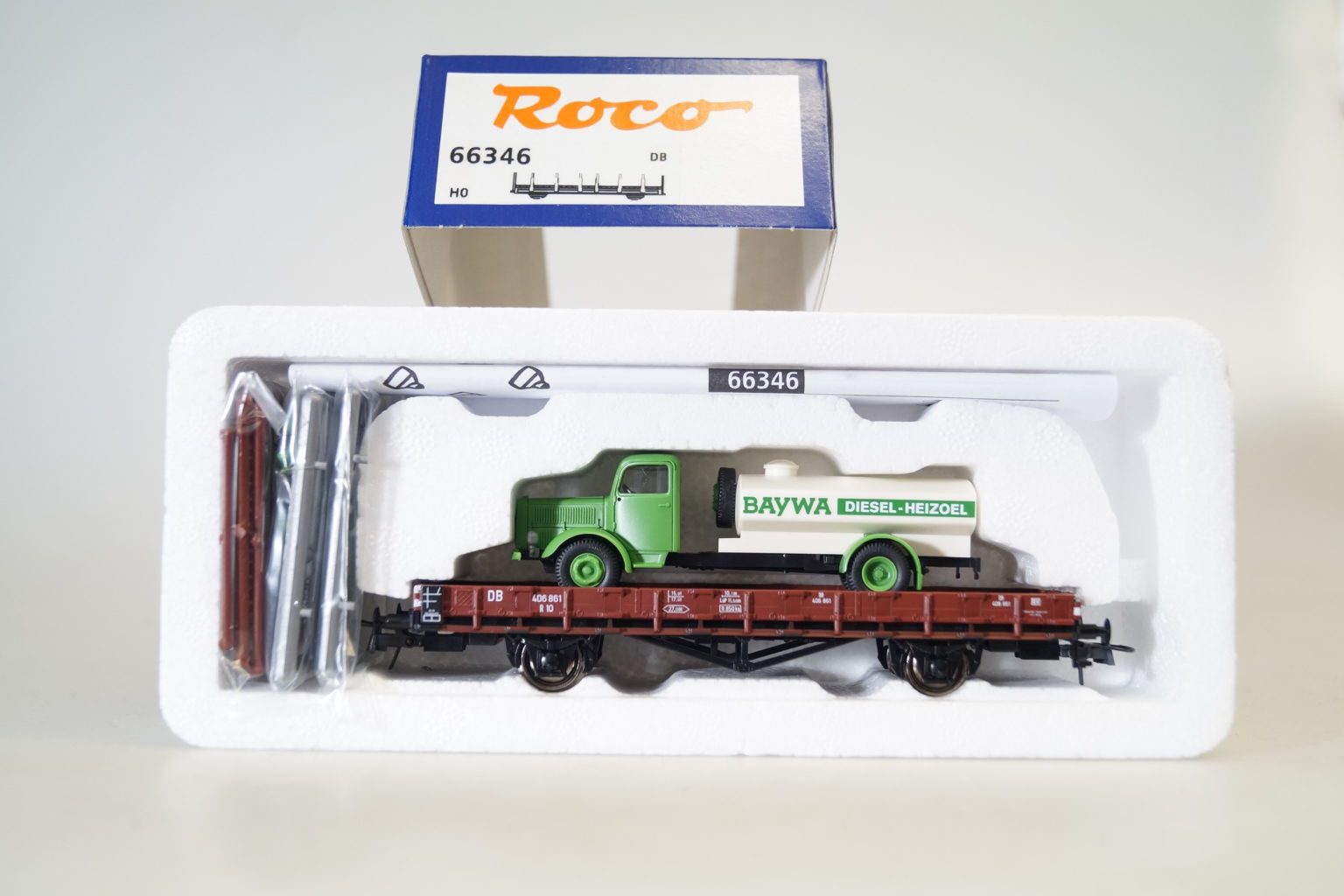 H0 Roco 66346 Güterwagen R10 mit Ladung LKW Baywa, neuw./ovp ...