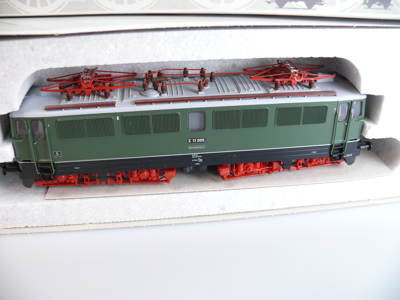Spur H0 PIKO no.27: 51030 E-LOK BR E 11 005, SCHÖN, +OVP - gearontologist
