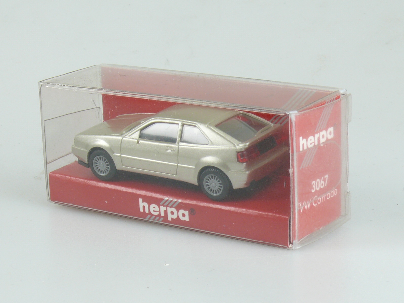 Herpa 3067 VW CORRADO 3067 'GOLD-MET.' - neu - gearontologist