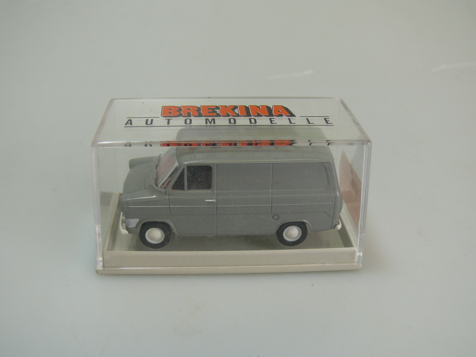 1:87 Brekina FORD TRANSIT 34050 ‚GRAU‘ – neu – gearontologist