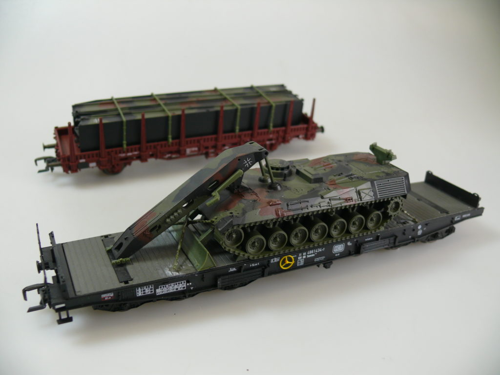 h0 Roco Minitanks 820: "SCHWERLASTWAGEN DB +PANZERSCHNELLBRÜCKE" - TOP/OVP - gearontologist